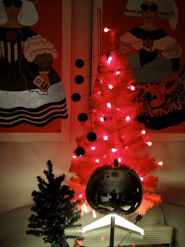 Oh Christmas Tree, Oh Christmas Tree, How Lavishly Decorated Are Your ...