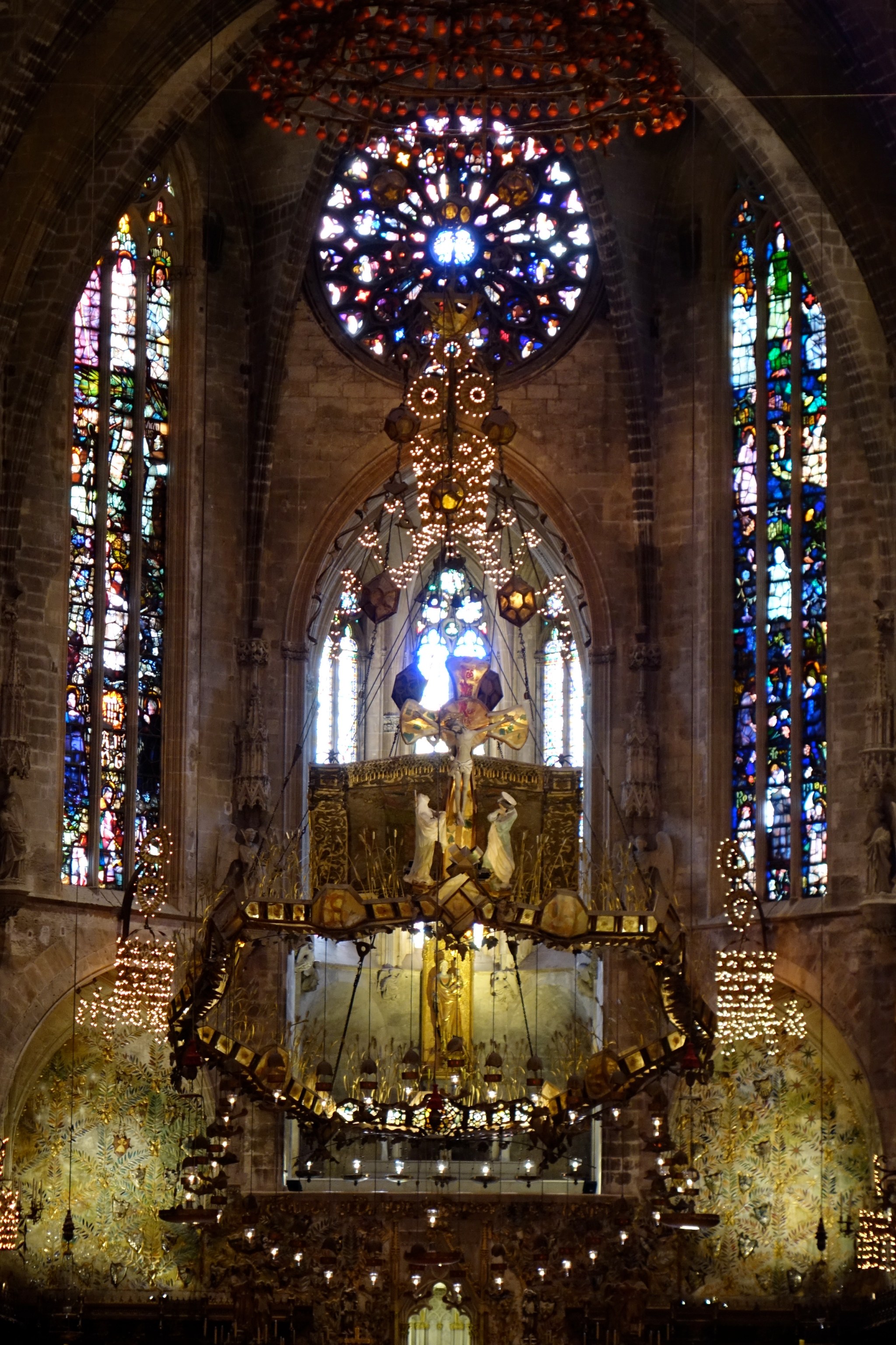 Transforming the Gothic – colour sensation in the Cathedral of Palma de ...